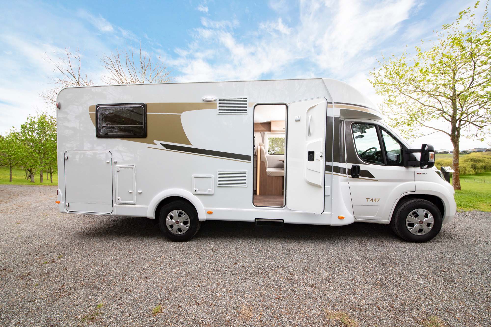 King/Twin for 4 - Four Person Campervan | Wilderness Motorhomes